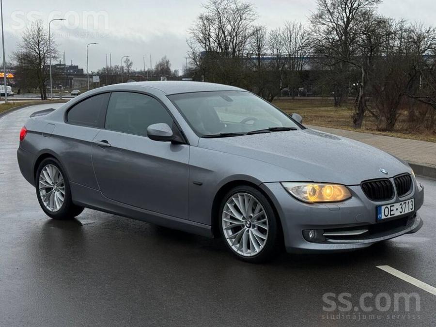 Grey BMW 325 2010 in Riga, with an engine capacity of 3.00 L and mileage of 310 thousand km for 7500 €, photo 3 on AUTOMOTO.COM.LV
