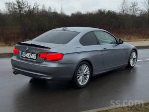 Grey BMW 325 2010 in Riga, with an engine capacity of 3.00 L and mileage of 310 thousand km for 7500 €, photo 4 on AUTOMOTO.COM.LV
