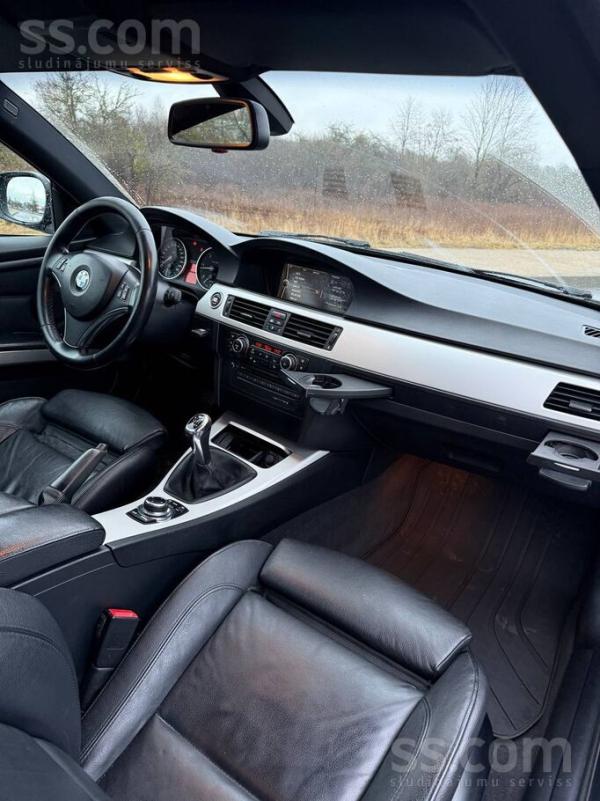 Grey BMW 325 2010 in Riga, with an engine capacity of 3.00 L and mileage of 310 thousand km for 7500 €, photo 6 on AUTOMOTO.COM.LV