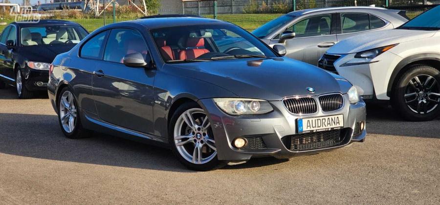 Grey BMW 325 2010 in Kaunas, with an engine capacity of 3.00 L and mileage of 422 thousand km for 7450 €, photo 1 on AUTOMOTO.COM.LV