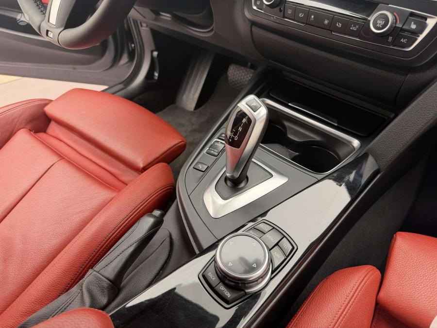 Grey BMW 325 2013 in Panevezys, with an engine capacity of 2.00 L and mileage of 299 thousand km for 10490 €, photo 19 on AUTOMOTO.COM.LV