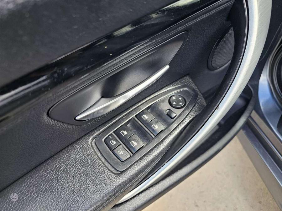 Grey BMW 325 2013 in Kaunas, with an engine capacity of 2.00 L and mileage of 272 thousand km for 9999 €, photo 12 on AUTOMOTO.COM.LV