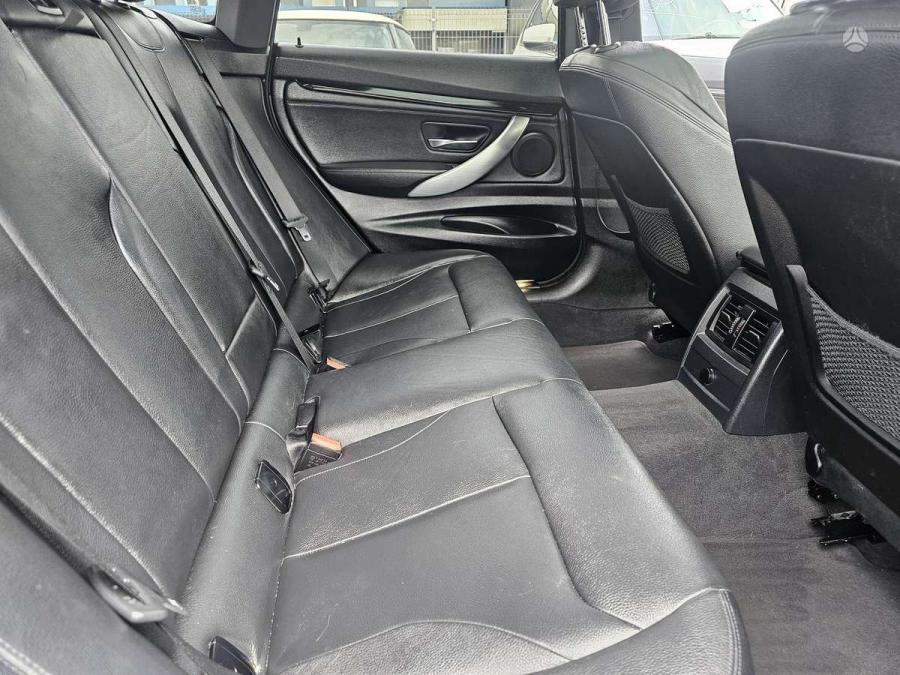Grey BMW 325 2013 in Kaunas, with an engine capacity of 2.00 L and mileage of 272 thousand km for 9999 €, photo 22 on AUTOMOTO.COM.LV