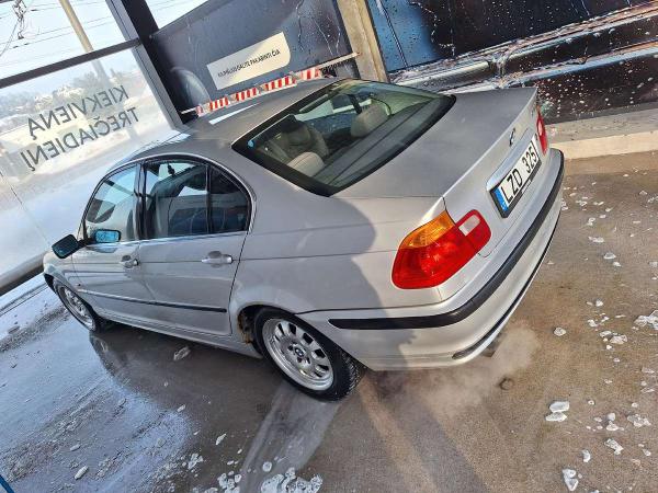 Grey BMW 325 2000 in Kaunas, with an engine capacity of 2.49 L and mileage of 270 thousand km for 2200 €, photo 3 on AUTOMOTO.COM.LV