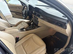Grey BMW 325 2004 in Riga, with an engine capacity of 2.50 L and mileage of 278 thousand km for 4500 €, photo 6 on AUTOMOTO.COM.LV