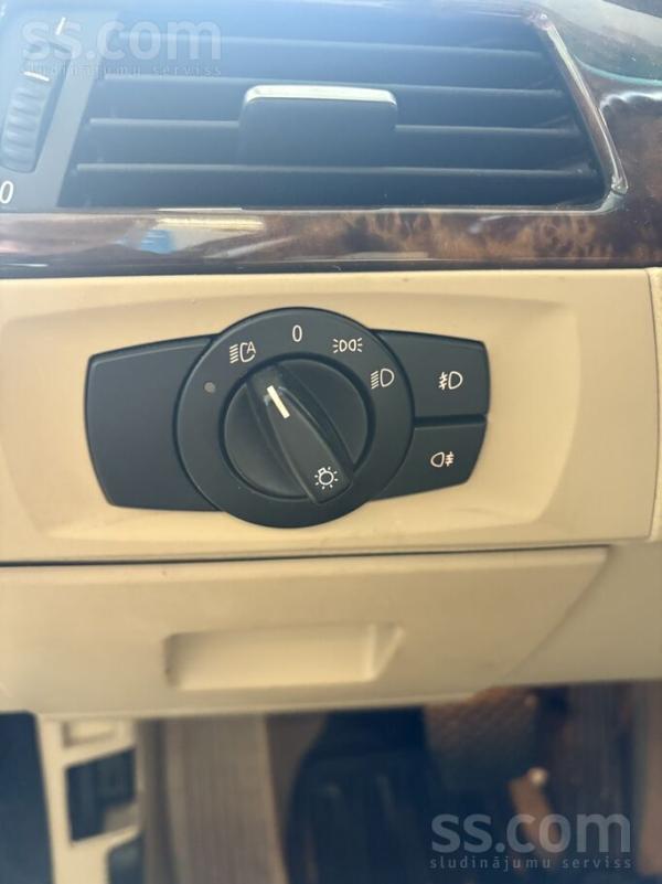 Pelēks BMW 325 2004 Rīga, ar dzinēja tilpumu 2.50 L un nobraukumu 278 tūkst. km par 4500 €, foto 7 vietnē AUTOMOTO.COM.LV