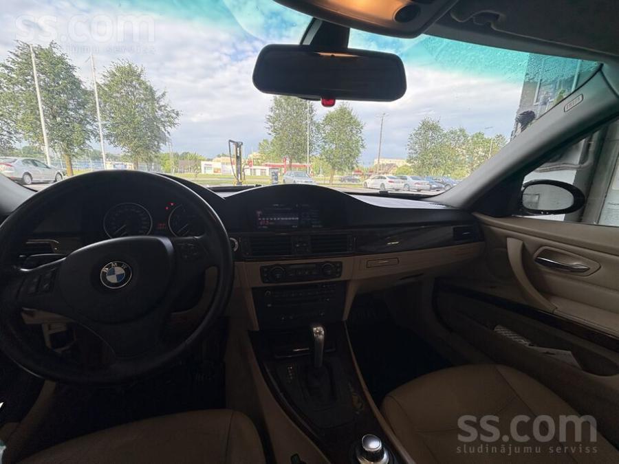 Grey BMW 325 2004 in Riga, with an engine capacity of 2.50 L and mileage of 278 thousand km for 4500 €, photo 9 on AUTOMOTO.COM.LV
