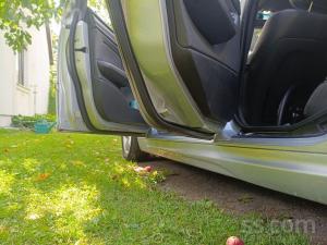 Grey BMW 325 2004 in Riga, with an engine capacity of 2.50 L and mileage of 314 thousand km for 4900 €, photo 6 on AUTOMOTO.COM.LV