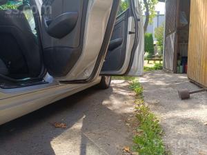 Grey BMW 325 2004 in Riga, with an engine capacity of 2.50 L and mileage of 314 thousand km for 4900 €, photo 7 on AUTOMOTO.COM.LV