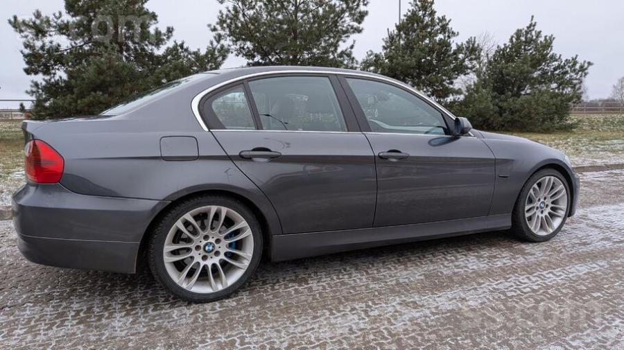 Pelēks BMW 325 2005 Jēkabpils, ar dzinēja tilpumu 2.50 L un nobraukumu 197 tūkst. km par 5200 €, foto 9 vietnē AUTOMOTO.COM.LV