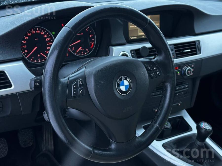 Pelēks BMW 325 2005 Rīga, ar dzinēja tilpumu 2.50 L un nobraukumu 271 tūkst. km par 6500 €, foto 16 vietnē AUTOMOTO.COM.LV