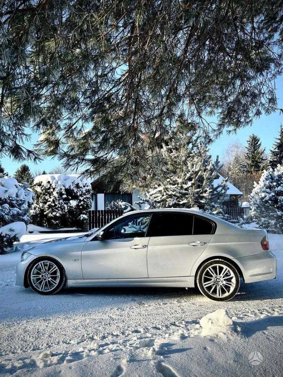 Grey BMW 325 2005 in Siauliai, with an engine capacity of 2.50 L and mileage of 262 thousand km for 6850 €, photo 4 on AUTOMOTO.COM.LV