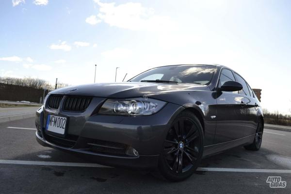 Grey BMW 325 2005 in Gargzdai, with an engine capacity of 2.50 L and mileage of 316 thousand km for 5000 €, photo 2 on AUTOMOTO.COM.LV