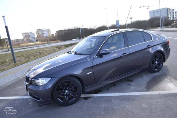 Grey BMW 325 2005 in Gargzdai, with an engine capacity of 2.50 L and mileage of 316 thousand km for 5000 €, photo 5 on AUTOMOTO.COM.LV