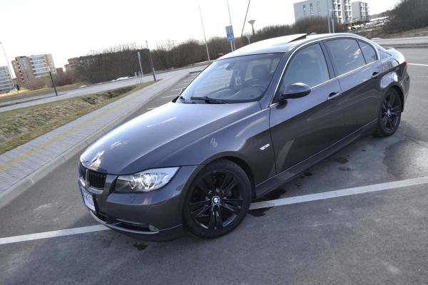Grey BMW 325 2005 in Gargzdai, with an engine capacity of 2.50 L and mileage of 316 thousand km for 5000 €, photo 6 on AUTOMOTO.COM.LV