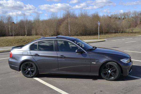 Grey BMW 325 2005 in Gargzdai, with an engine capacity of 2.50 L and mileage of 316 thousand km for 5000 €, photo 7 on AUTOMOTO.COM.LV