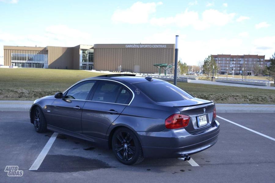 Grey BMW 325 2005 in Gargzdai, with an engine capacity of 2.50 L and mileage of 316 thousand km for 5000 €, photo 10 on AUTOMOTO.COM.LV