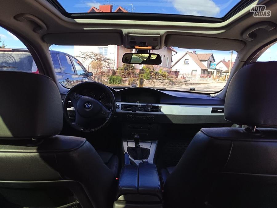 Grey BMW 325 2005 in Gargzdai, with an engine capacity of 2.50 L and mileage of 316 thousand km for 5000 €, photo 16 on AUTOMOTO.COM.LV