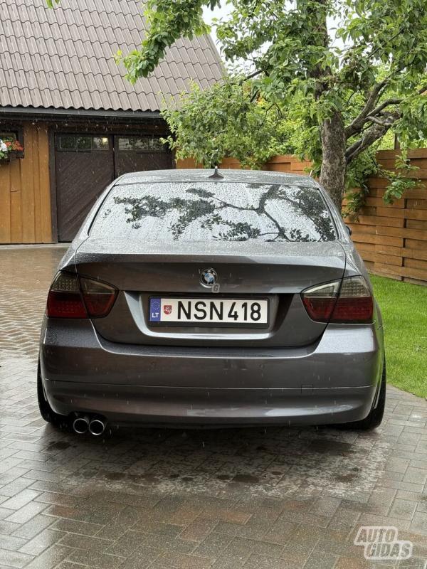 Grey BMW 325 2005 in Birzai, with an engine capacity of 2.50 L and mileage of 390 thousand km for 4500 €, photo 4 on AUTOMOTO.COM.LV