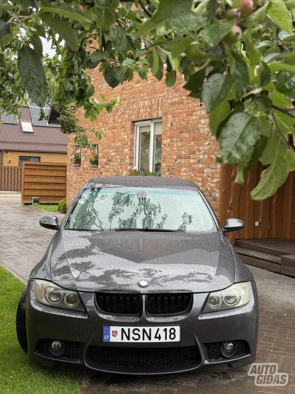Grey BMW 325 2005 in Birzai, with an engine capacity of 2.50 L and mileage of 390 thousand km for 4500 €, photo 6 on AUTOMOTO.COM.LV