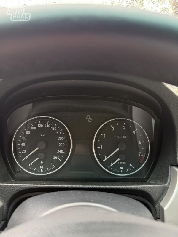 Grey BMW 325 2005 in Birzai, with an engine capacity of 2.50 L and mileage of 390 thousand km for 4500 €, photo 9 on AUTOMOTO.COM.LV