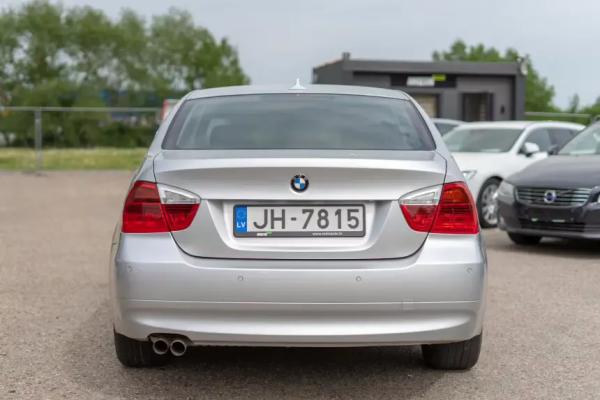 Grey BMW 325 2005 in Liepaja, with an engine capacity of 2.50 L and mileage of 245 thousand km for 4800 €, photo 3 on AUTOMOTO.COM.LV