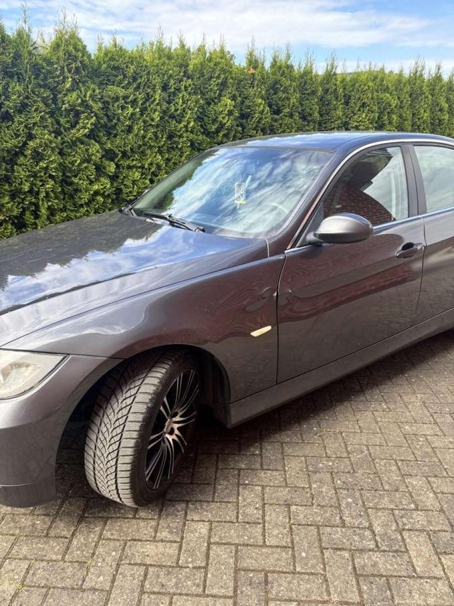 Grey BMW 325 2005 in Silute, with an engine capacity of 2.50 L and mileage of 313 thousand km for 1800 €, photo 3 on AUTOMOTO.COM.LV
