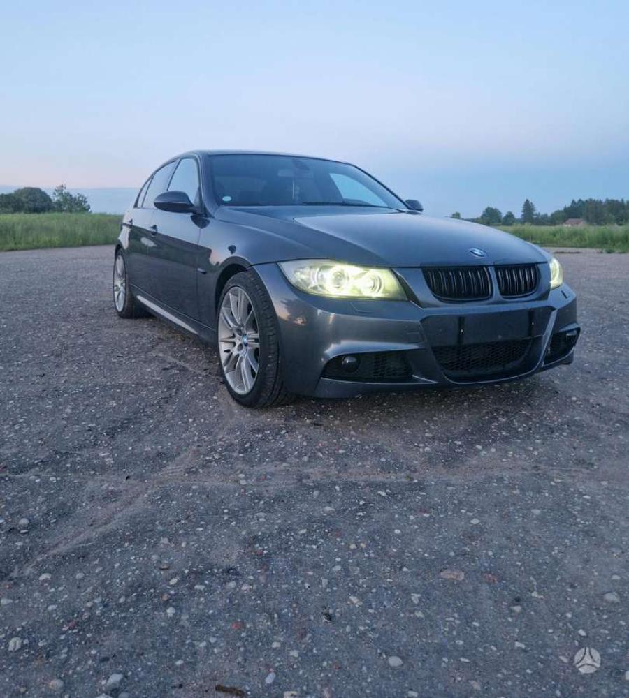 Grey BMW 325 2005 in Mazeikiai, with an engine capacity of 2.50 L and mileage of 225 thousand km for 4800 €, photo 3 on AUTOMOTO.COM.LV