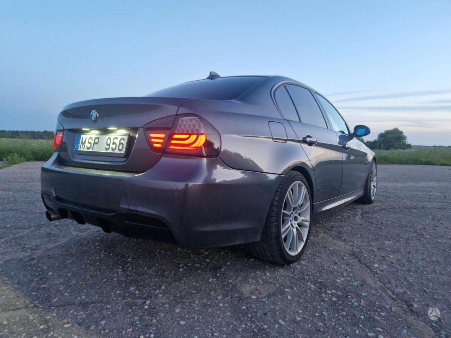 Grey BMW 325 2005 in Mazeikiai, with an engine capacity of 2.50 L and mileage of 225 thousand km for 4800 €, photo 4 on AUTOMOTO.COM.LV
