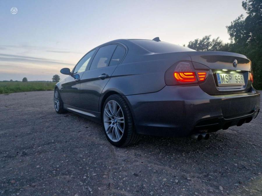 Grey BMW 325 2005 in Mazeikiai, with an engine capacity of 2.50 L and mileage of 225 thousand km for 4800 €, photo 6 on AUTOMOTO.COM.LV