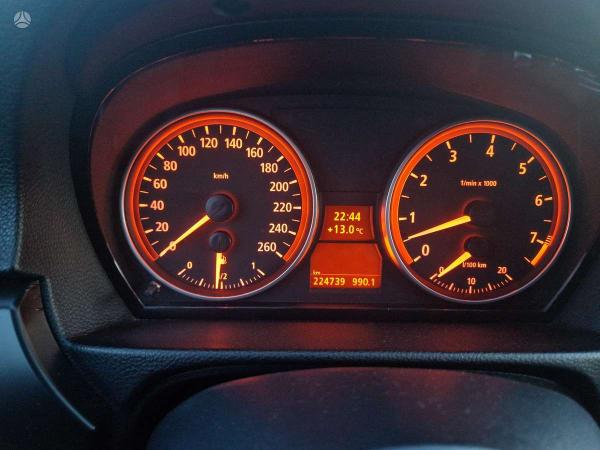 Pelēks BMW 325 2005 Mažeikiai, ar dzinēja tilpumu 2.50 L un nobraukumu 225 tūkst. km par 4800 €, foto 8 vietnē AUTOMOTO.COM.LV