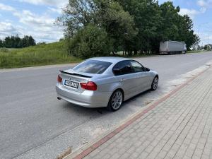 Pelēks BMW 325 2005 Kauņa, ar dzinēja tilpumu 2.50 L un nobraukumu 431 tūkst. km par 2500 €, foto 4 vietnē AUTOMOTO.COM.LV