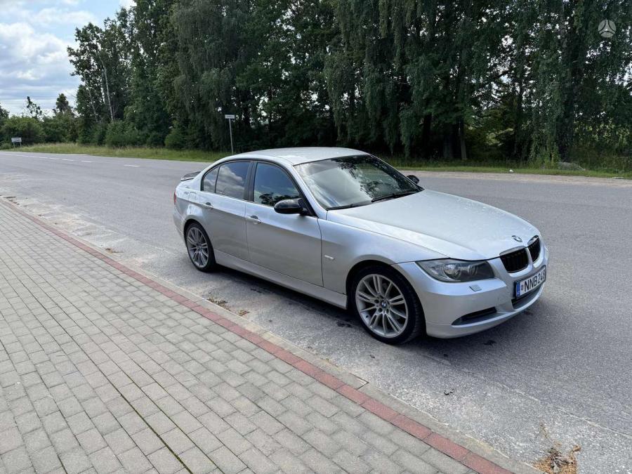 Pelēks BMW 325 2005 Kauņa, ar dzinēja tilpumu 2.50 L un nobraukumu 431 tūkst. km par 2500 €, foto 7 vietnē AUTOMOTO.COM.LV