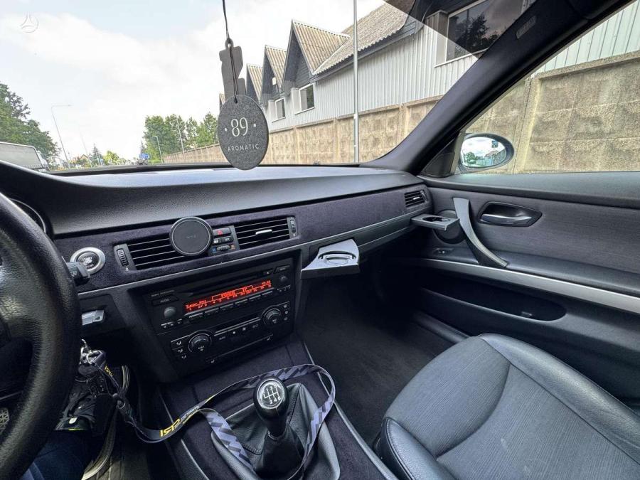 Pelēks BMW 325 2005 Kauņa, ar dzinēja tilpumu 2.50 L un nobraukumu 431 tūkst. km par 2500 €, foto 11 vietnē AUTOMOTO.COM.LV