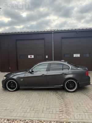 Grey BMW 325 2005 in Riga, with an engine capacity of 2.50 L and mileage of 281 thousand km for 5700 €, photo 8 on AUTOMOTO.COM.LV