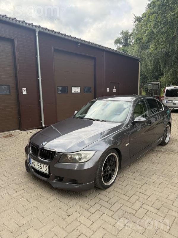 Grey BMW 325 2005 in Riga, with an engine capacity of 2.50 L and mileage of 281 thousand km for 5700 €, photo 8 on AUTOMOTO.COM.LV