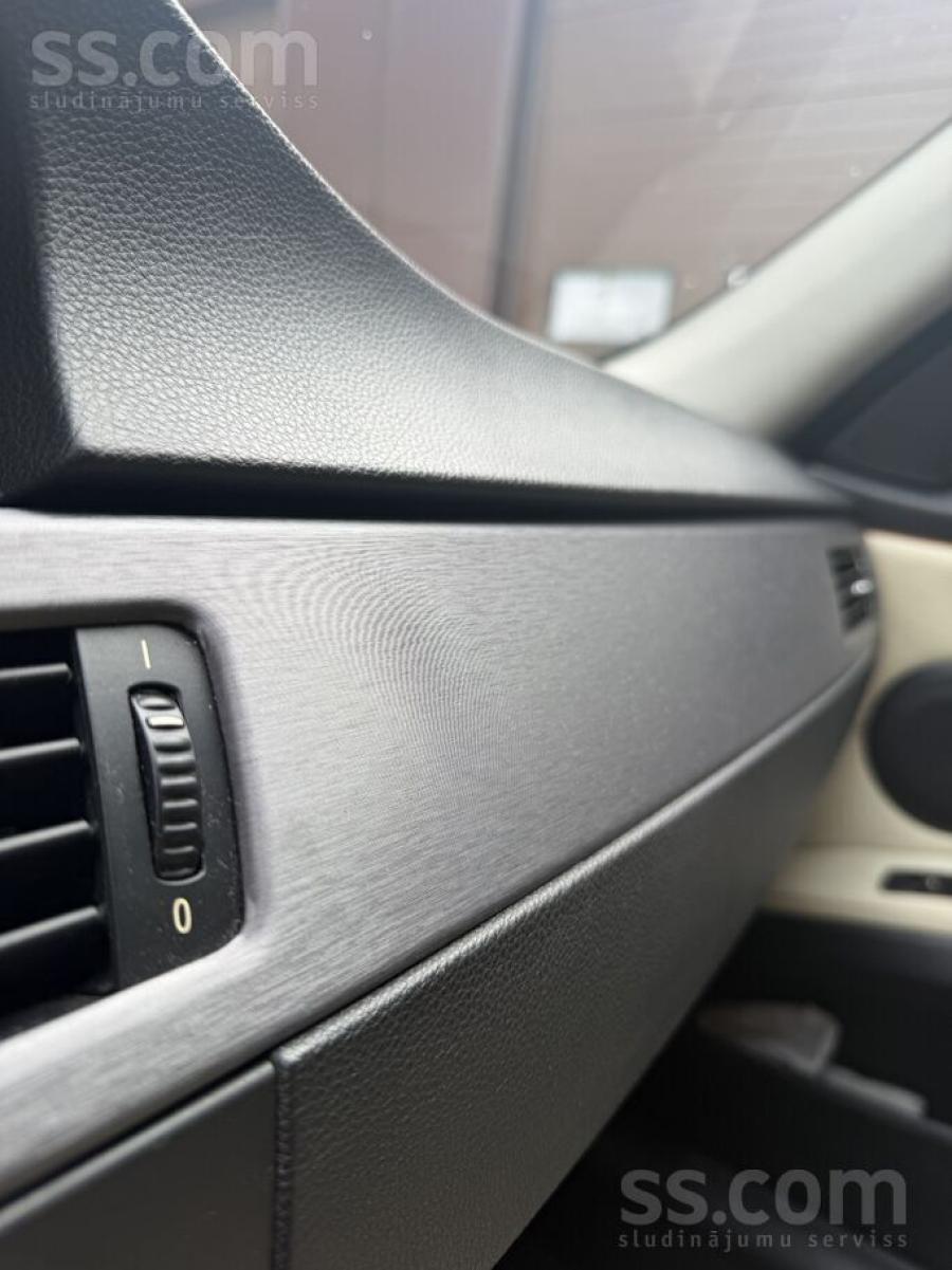 Grey BMW 325 2005 in Riga, with an engine capacity of 2.50 L and mileage of 281 thousand km for 5700 €, photo 18 on AUTOMOTO.COM.LV