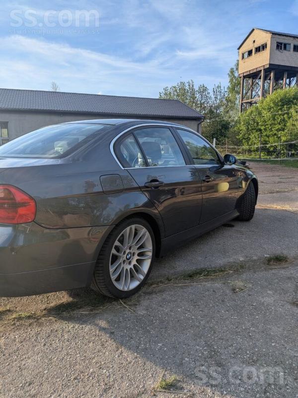 Grey BMW 325 2005 in Jekabpils, with an engine capacity of 2.50 L and mileage of 201 thousand km for 4100 €, photo 5 on AUTOMOTO.COM.LV