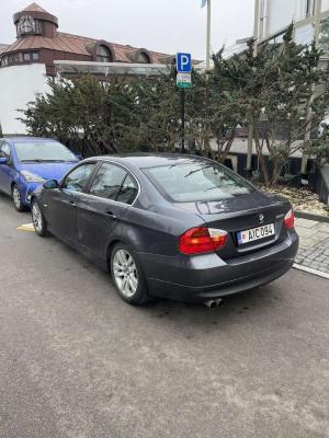 Pelēks BMW 325 2006 Viļņa, ar dzinēja tilpumu 2.50 L un nobraukumu 248 tūkst. km par 3700 €, foto  vietnē AUTOMOTO.COM.LV