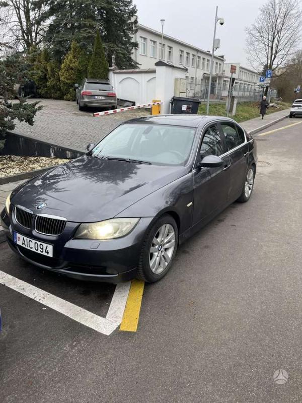 Grey BMW 325 2006 in Vilnius, with an engine capacity of 2.50 L and mileage of 248 thousand km for 3700 €, photo 6 on AUTOMOTO.COM.LV