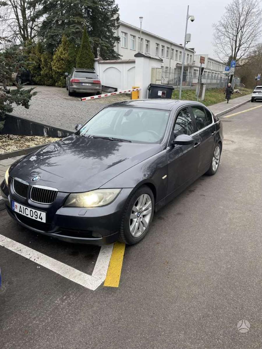 Grey BMW 325 2006 in Vilnius, with an engine capacity of 2.50 L and mileage of 248 thousand km for 3700 €, photo 6 on AUTOMOTO.COM.LV