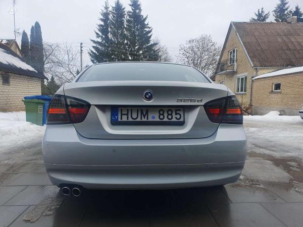 Pelēks BMW 325 2006 Lazdijai, ar dzinēja tilpumu 2.99 L un nobraukumu 372 tūkst. km par 3800 €, foto 6 vietnē AUTOMOTO.COM.LV