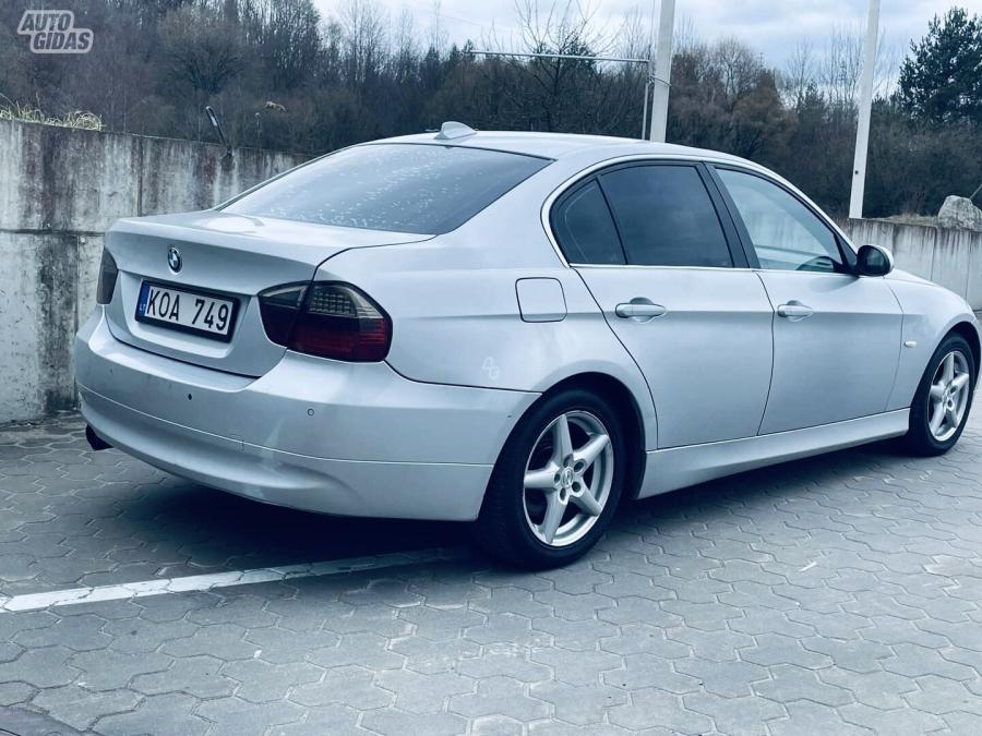 Grey BMW 325 2006 in Vilnius, with an engine capacity of 2.50 L and mileage of 260 thousand km for 3000 €, photo 3 on AUTOMOTO.COM.LV