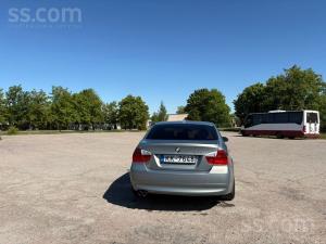 Grey BMW 325 2006 in Liepaja, with an engine capacity of 2.50 L and mileage of 285 thousand km for 2900 €, photo 4 on AUTOMOTO.COM.LV