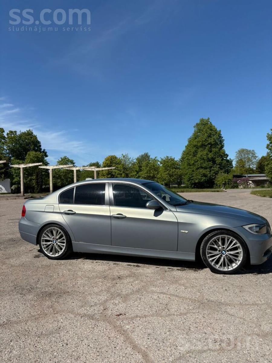 Grey BMW 325 2006 in Liepaja, with an engine capacity of 2.50 L and mileage of 285 thousand km for 2900 €, photo 5 on AUTOMOTO.COM.LV