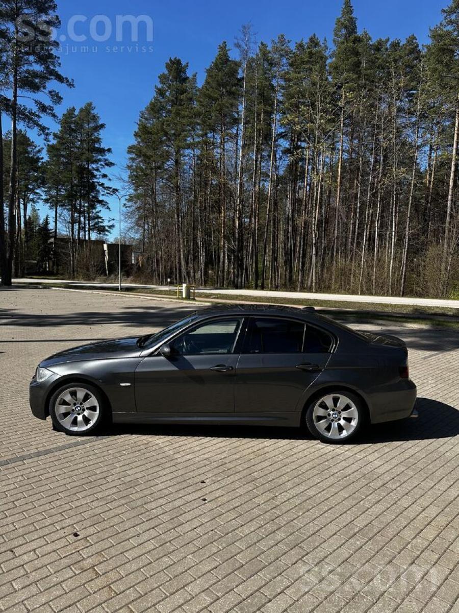 Grey BMW 325 2006 in Ogre, with an engine capacity of 2.50 L and mileage of 304 thousand km for 5200 €, photo 4 on AUTOMOTO.COM.LV