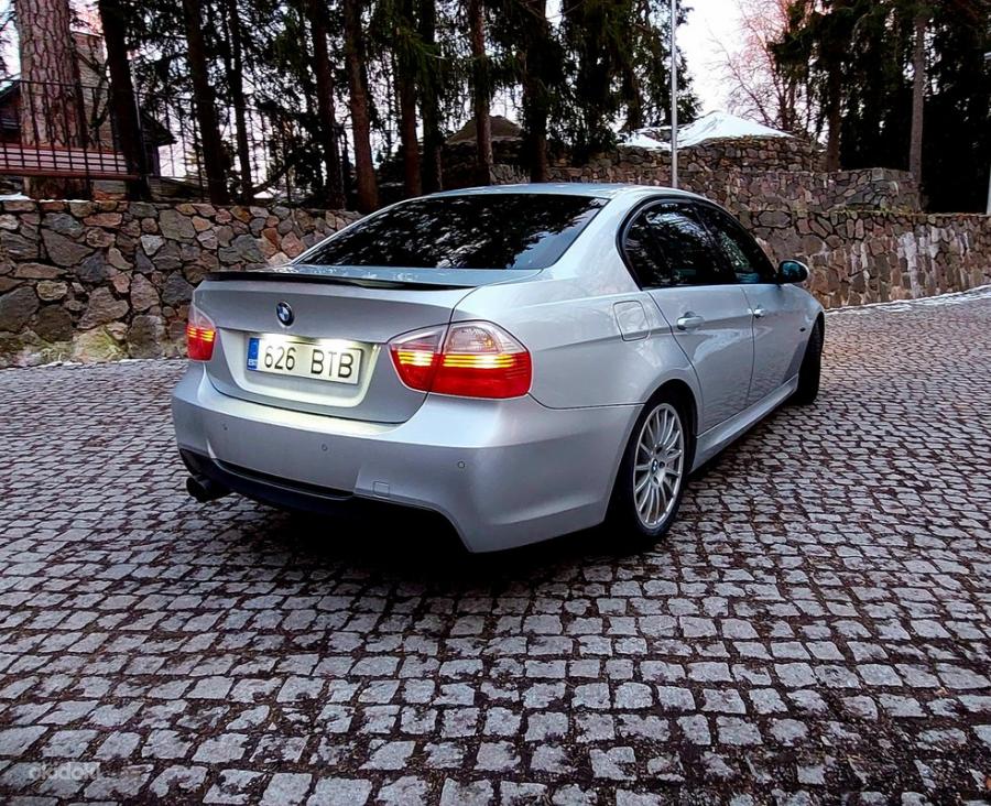 Grey BMW 325 2006 in Tallinn, with an engine capacity of 2.50 L and mileage of 306 thousand km for 4950 €, photo 11 on AUTOMOTO.COM.LV