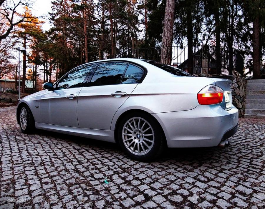 Grey BMW 325 2006 in Tallinn, with an engine capacity of 2.50 L and mileage of 306 thousand km for 4950 €, photo 12 on AUTOMOTO.COM.LV