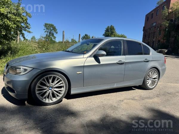 Pelēks BMW 325 2006 Liepāja, ar dzinēja tilpumu 2.50 L un nobraukumu 286 tūkst. km par 2395 €, foto 2 vietnē AUTOMOTO.COM.LV