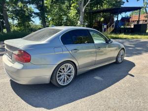 Pelēks BMW 325 2006 Liepāja, ar dzinēja tilpumu 2.50 L un nobraukumu 286 tūkst. km par 2395 €, foto 4 vietnē AUTOMOTO.COM.LV